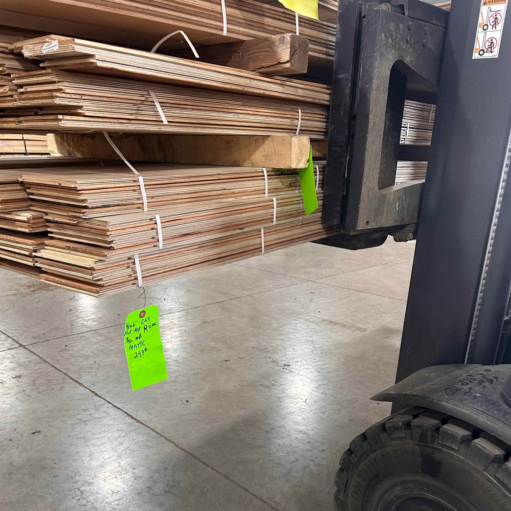 Antique Reclaimed Oak Hit Skip 4" to 8" Random Widths - Satin Prefinis ...